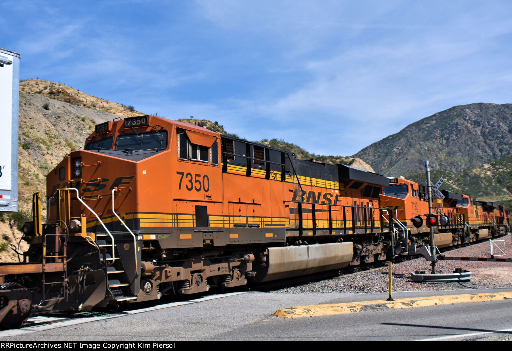 BNSF 7350